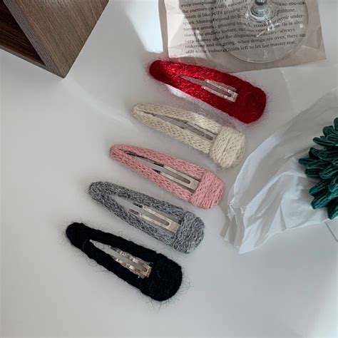 퓨어린 5color 당일출고 앙고라 니트 삼각 겨울 옆머리 포인트 헤어핀 머리핀 똑딱핀