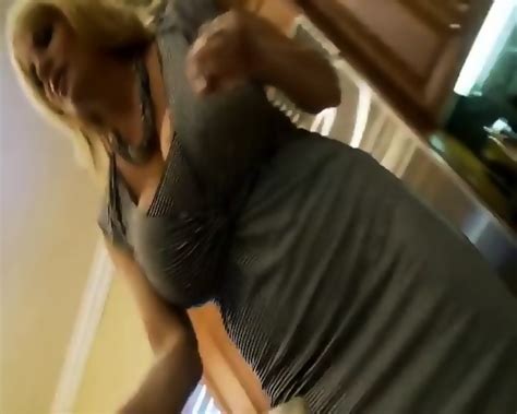 A La Caza De Conejito En Castellano Holly Michaels Eporner