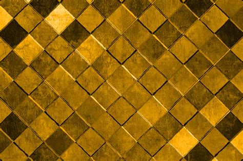 황금빛 갈색 색상의 메탈릭 반짝이는 반짝이는 십자형 패턴 전체에 연결된 마름모 모양 격자로 만든 십자형 디자인이 있는 질감이 있는 수평 벡터 배경 위에 십자형 패턴 3차원