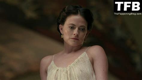 Lara Pulver Nude And Sexy Collection 12 Photos Thefappening