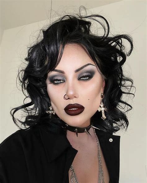 Gothic Style Makeup A Guide To The Latest Trends Goth Eye Makeup