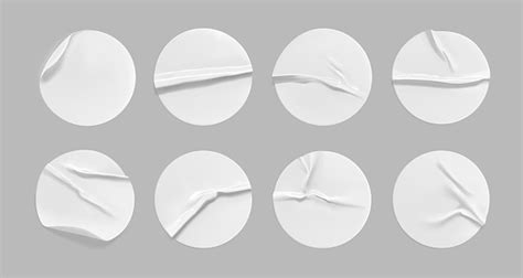 흰색 둥근 구겨진 스티커 모의 세트 접착제 백서 또는 회색 배경에 접착 주름 효과 플라스틱 스티커 라벨 레이블 또는 가격 태그의 빈 템플릿입니다 3d 사실적 벡터 0명에