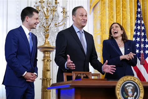 Buttigieg Reacts To Harriss Reasoning For Snubbing Him As Vp Pick