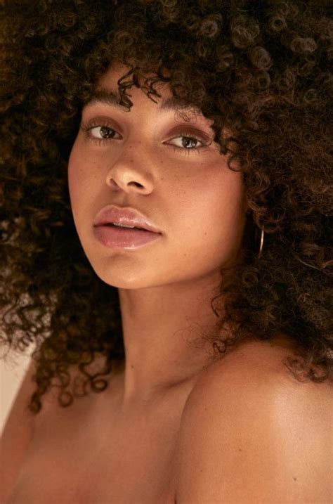 Curve Model Management Model Face Model Beauty Model