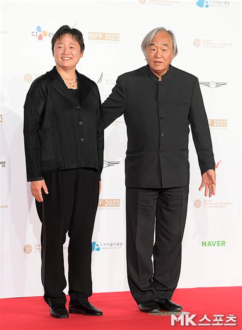 故 윤정희 제28회 부국제서 한국영화공로상 수상딸 백진희 진심으로 감사” Mbiff현장