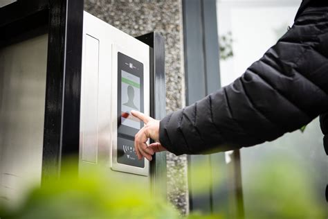 intercom system and access control larcoz