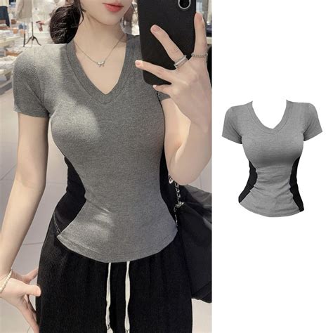 Jual Kaos Wanita Lengan Pendek V Neck Abu Abu Dengan Warna Kontras