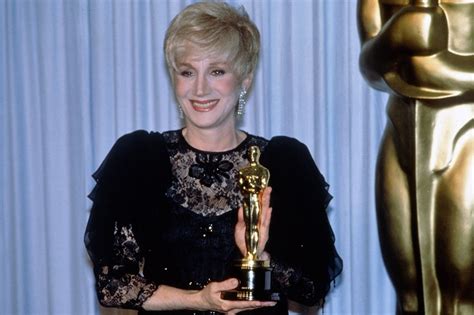 Olympia Dukakis Wins Best Supporting Actress 1988