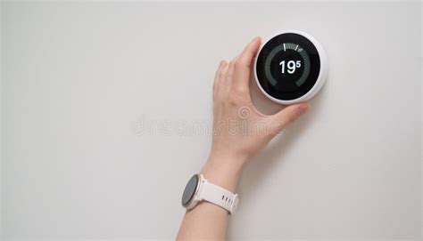 the smart thermostat is efficiently adjusting the room temperature for