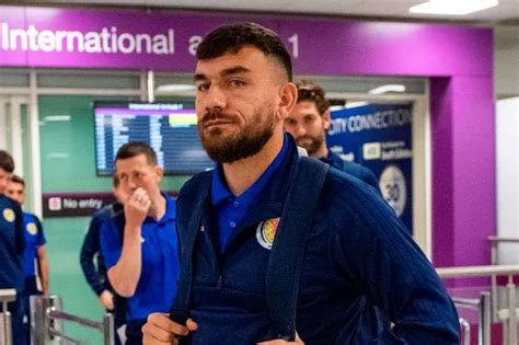 Robert Snodgrass Hearts Transfer Imminent As Robbie Neilson Set To Land Experienced Free Agent
