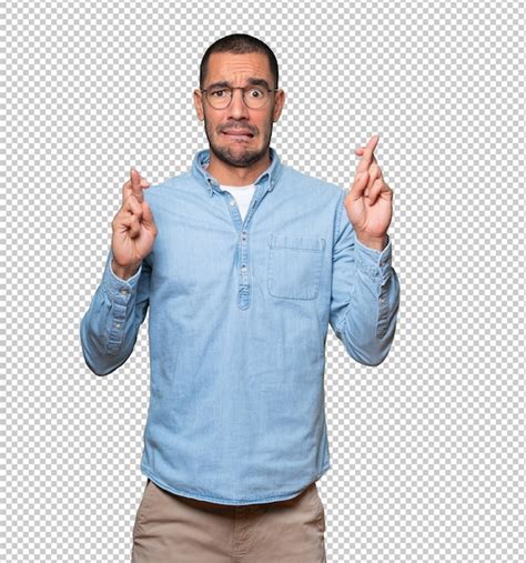Jeune Homme Faisant Un Geste Des Doigts Crois S Psd Premium