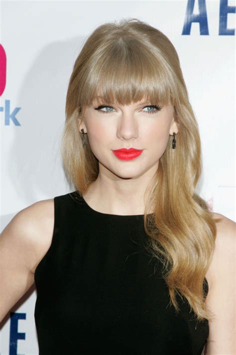 Taylor Swift Leggy Wearing A Black Mini Dress At Z100s Jingle Ball 2012 In Nyc Porn Pictures