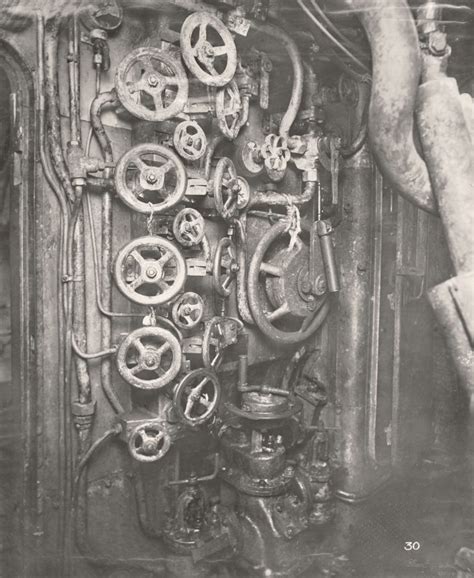 Extraordinary Photographs Of A Captured Ww1 U Boat Submarine 1918