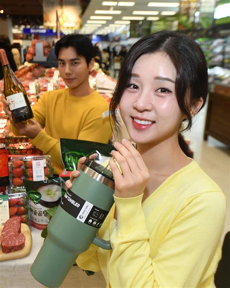 ‘한우 등 50 할인 새해부터 포문 이마트 고래잇 페스타 개최 김기자의 현장