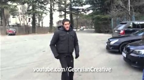 შეშლილი ჯონი ჯეკიჩანს ბაძავს Youtube