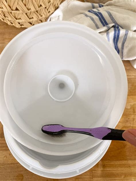 How To Clean A Diffuser Properly Clean An Essential Oil Diffuser The Everyday Farmhouse