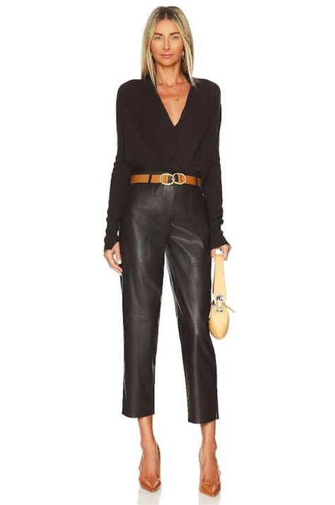 What To Wear To A Broadway Show In Winter 2024 40 Chic Outfit Ideas