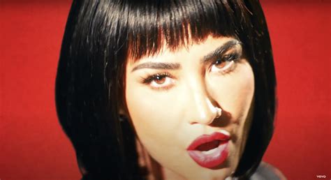 Demi Lovato Straight Hair Bangs