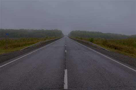 무료 이미지 고속도로 선로 고속 도로 아스팔트 펜싱 Oncoming Lane 표시 추월 차를 운전하다 Cargo Transportation