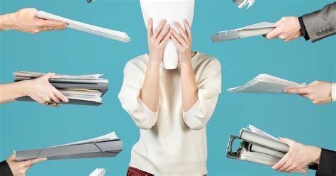 時間をかけたこと＝労働の成果、と見做しているからですよね。だから、早く仕事を終わらせることで就業時間中に談笑しているとサボっているかのように