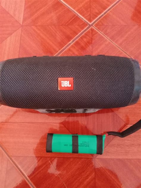Jbl Charge Audio Soundbars Speakers Amplifiers On Carousell