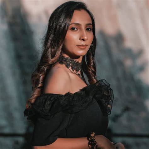 Nira 🌻 Nirali Malavia • Threads Say More