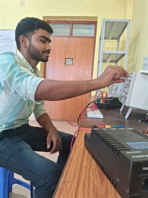 square wave generator using ic 555timer team work arup kumar mahatha