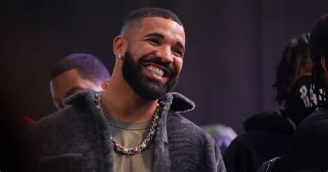 Drake Blesses Local Dj With A Large Stack Of Cash