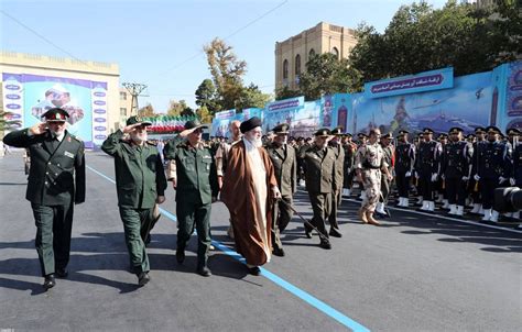 تصاویری از حضور رهبر انقلاب در دانشگاه افسری امام علی ع