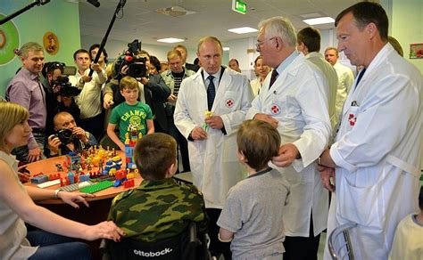 Посещение НИИ неотложной детской хирургии и травматологии • Президент России