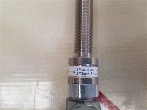 Euchner Fgl01406 4h Inductive Pulse Sensor With Amplifier Aeliya