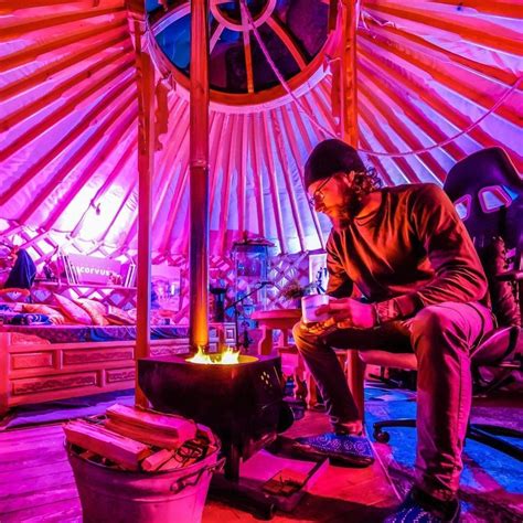 Нидерландын дизайнер монгол гэрийг оффис болгожээ ТАС МН