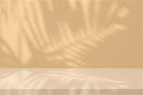 콘크리트 벽 질감 배경에 야자수 잎 그림자가 있는 치장 벽토 테이블 화장품 프레젠테이션 배경 디스플레이 및 모형에 적합합니다 0명에 대한 스톡 사진 및 기타 이미지 Istock
