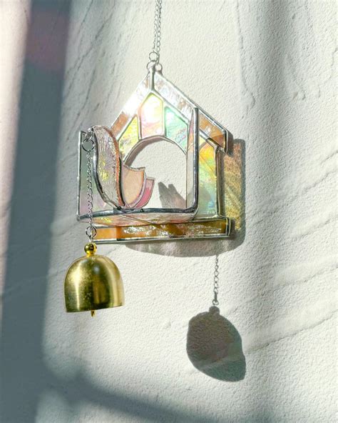 메르헨 유리공방 스테인드글라스 유리공예 원데이클래스 취미 창업전문 🪽도어벨 주문제작🪽 많은 분들에게 사랑받는 도어벨 귀여운 새가 아침을 밝혀주는 듯한 도어벨로 문에