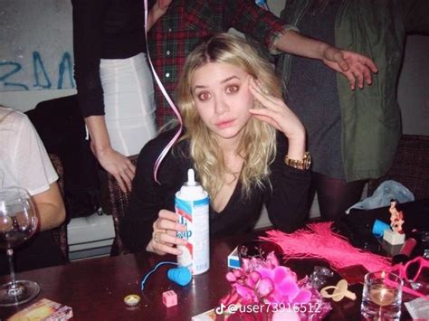 900 Brunette Bombshell Ideas In 2025 Brunette Bombshells Gossip Girl Aesthetic