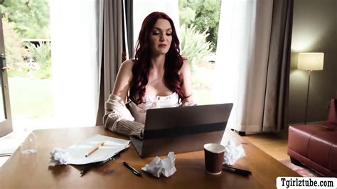 TS Beauty Tori Easton Fucks Girlfriend Victoria Voxxx