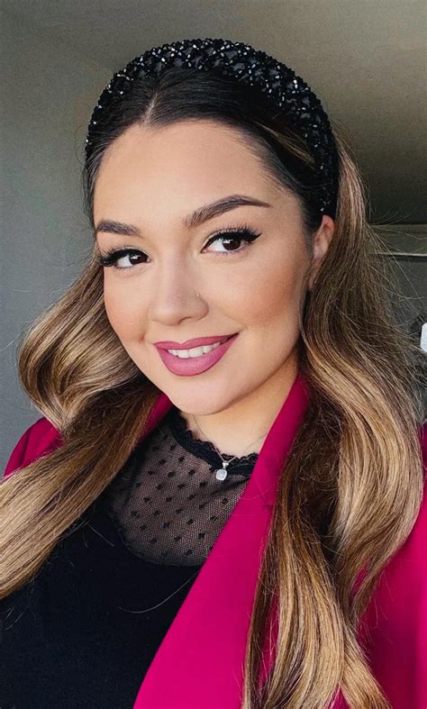 Ilinca Simion Primele Imagini Cu Burtica De Gravidă Soția Lui George Simion Este însărcinată