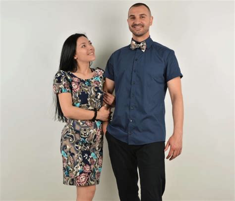 Елегантни Дрехи за Цялото Семейство в Тъмносиньо