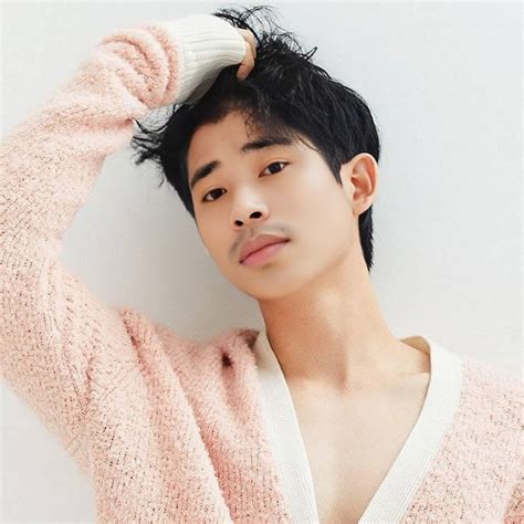 Naing Gyi နိုင်ကြီး Youtube