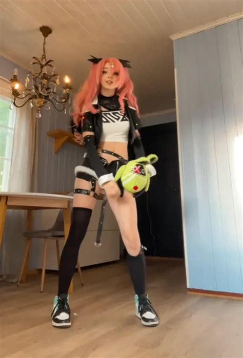 Nicole Demara Cosplay From Zenless Zone Zero Costume Inspiration And