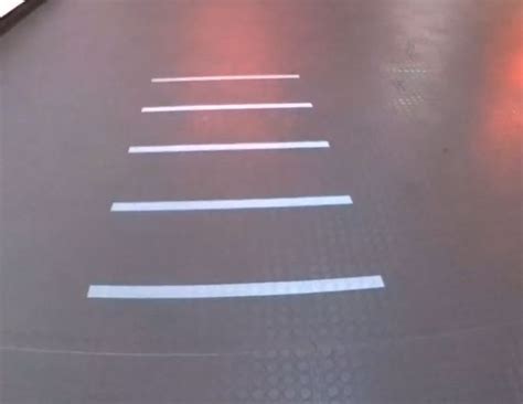 Jaguar Land Rover Develops Projection System As Direction Indicator For Avs Traffic Technology