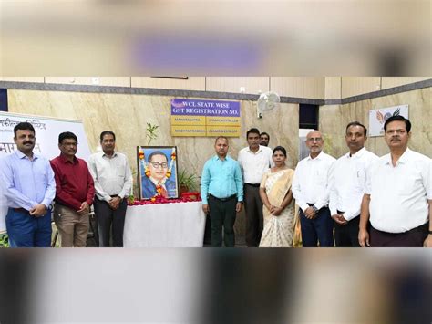 Western Coalfields Limited News WCL Team Pays Tribute To Bharat Ratna