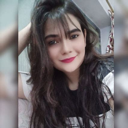 Swati Mishra Age, Kahani Suno, Singer, Husband, Family, Height & Biography