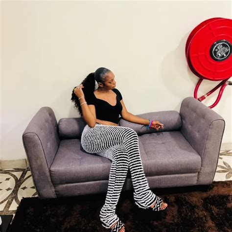 Whyte Ivy Whyte Ivy Threads Say More