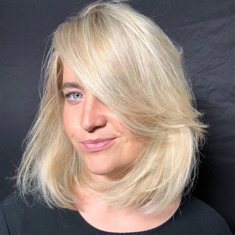 63 Side Swept Bangs To Try When Youre Bored With Your Hair Side
