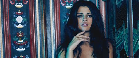 Selena Gomez In Sexy Top K Wallpaper Download