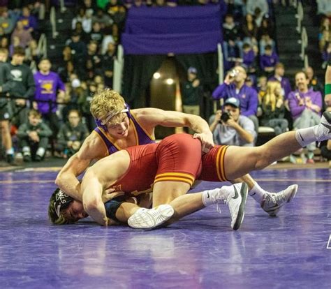 Deep wrestling grab : r/SimplySporty