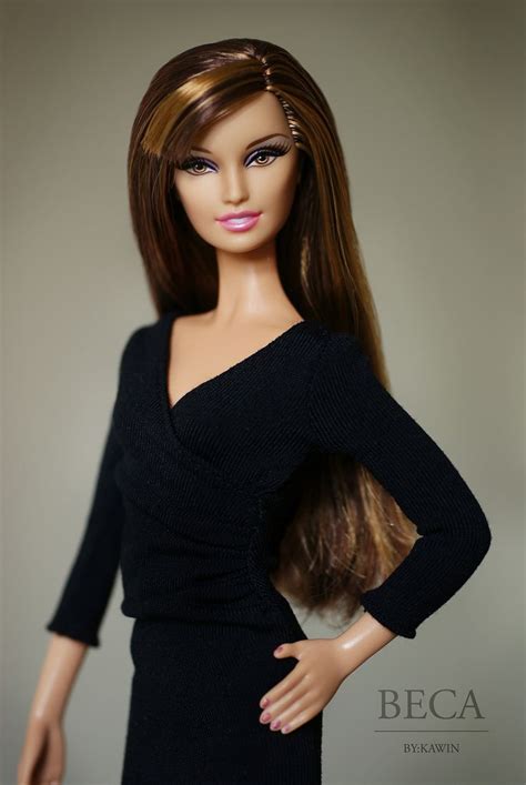 Beca Barbie Basics Barbie World Model