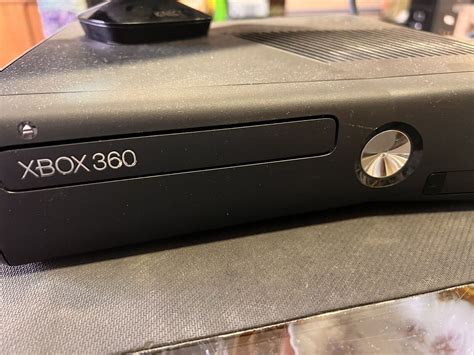 XBOX 360 S Console Model 1439 4 GB Tested With Kinect Included | eBay