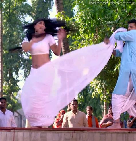 Shweta Tiwari Hindi Tv Actress Bs3 22 Saree Strip Scene Starcelebblog Com